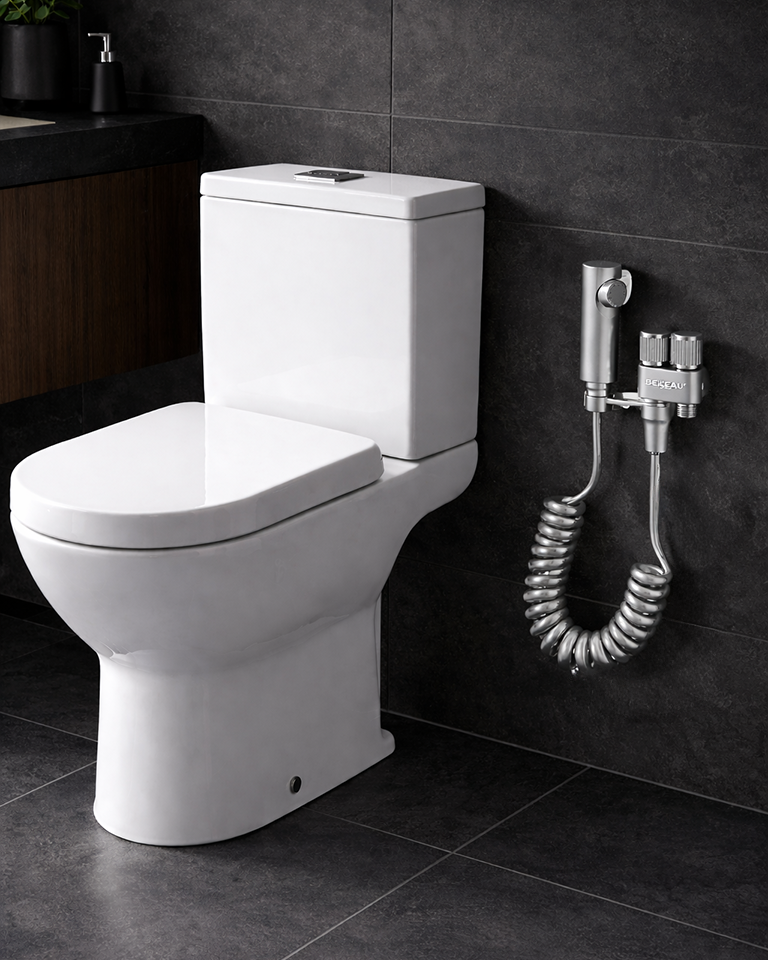 LLAVE ANGULAR DOBLE CON MANGUERA DUCHADOR CROMO | griferiabeleau